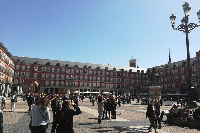 Madrid Old Town Walking Tour With Small Group - Tour Pricing and Policies