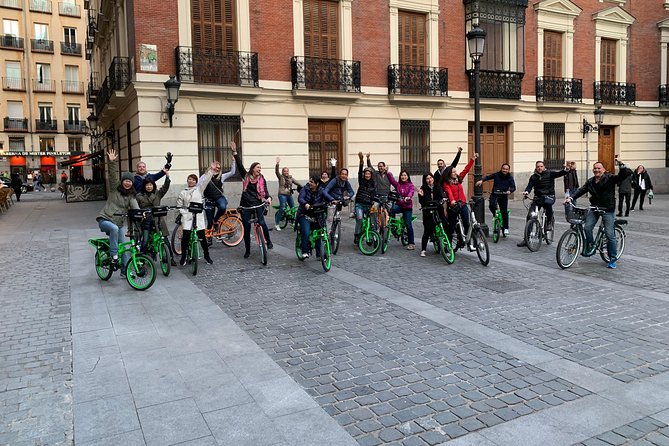 Madrid Parks Bike or E-Bike Tour: Riverside & Casa De Campo - Highlights of the Riverside and Casa De Campo