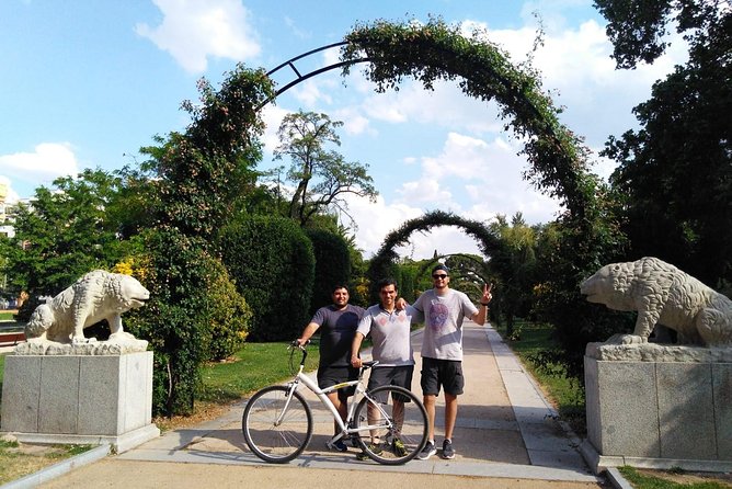 Madrid Parks Bike or E-Bike Tour: Riverside & Casa De Campo - Accessibility and Age Requirements