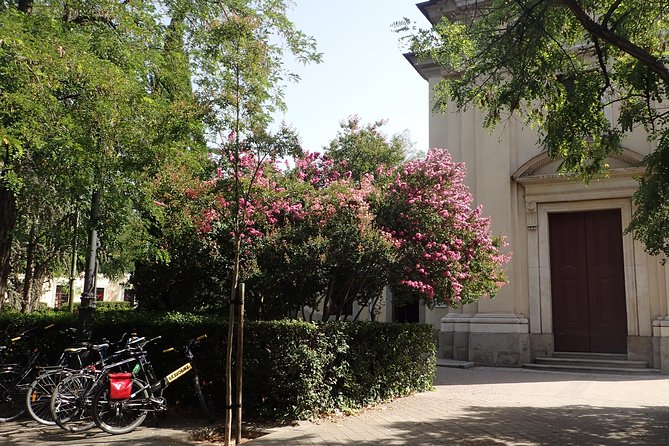 Madrid Parks & Riverside Bike Tour - Meeting Point and Accessibility