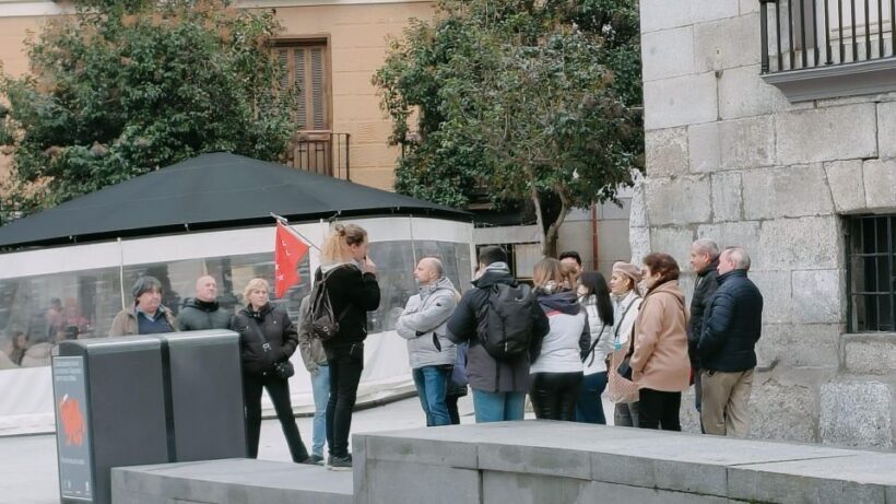 Madrid: Private Walking tour 2,5 hours or 5 hours - Key Points