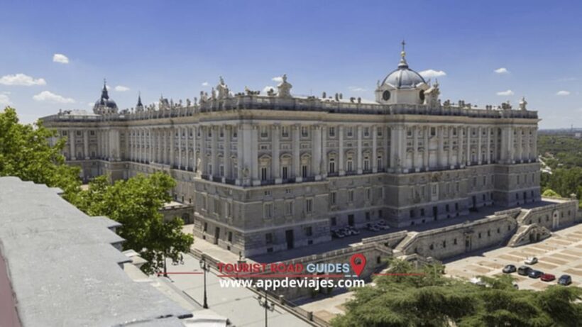 Madrid: Private Walking Tour 4 hours with Royal Palace - An In-Depth Look at the Tour Experience