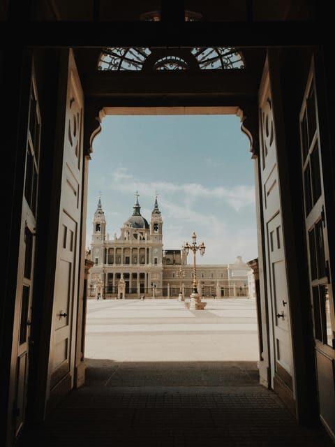 Madrid Retro Tour - 90 min - heart of the city and also modern Madrid. - Detailed Breakdown of the Itinerary