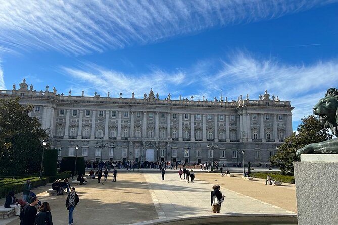 Madrid: Royal Palace Guided Tour With Skip the Line Ticket - Inclusions and Exclusions