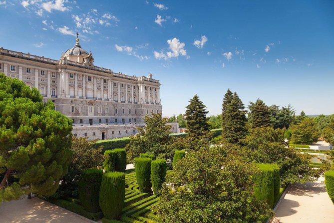 Madrid Royal Palace Private Tour With Skip-The-Line Ticket - Meeting and Pickup