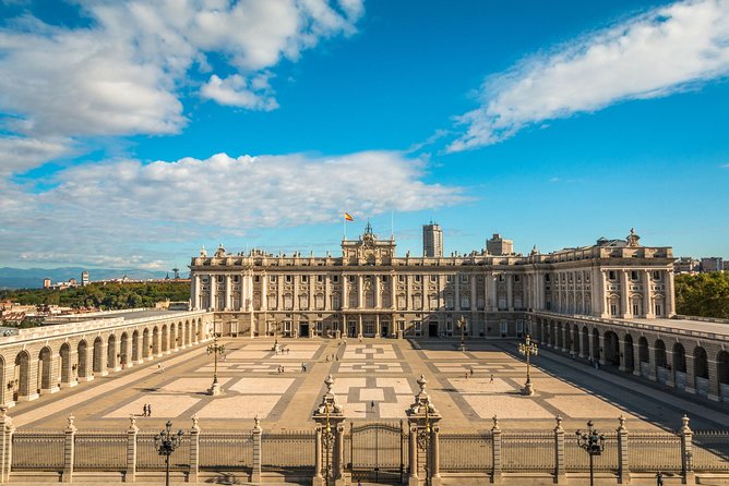 Madrid Royal Palace Private Tour With Skip-The-Line Ticket - Tips for an Exceptional Experience