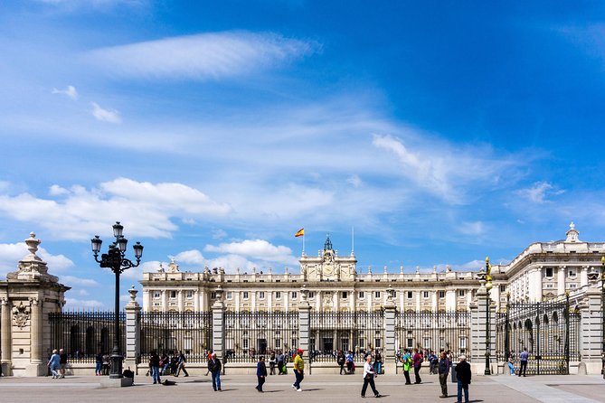 Madrid Royal Palace Professional Guided Tour With Skip the Line - Visitor Information
