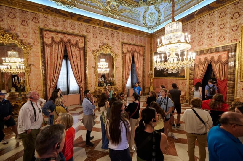 Madrid: Royal Palace Tour, Flamenco Show, & Tapas with Drink - Authentic Experiences with a Balance of Culture and Comfort