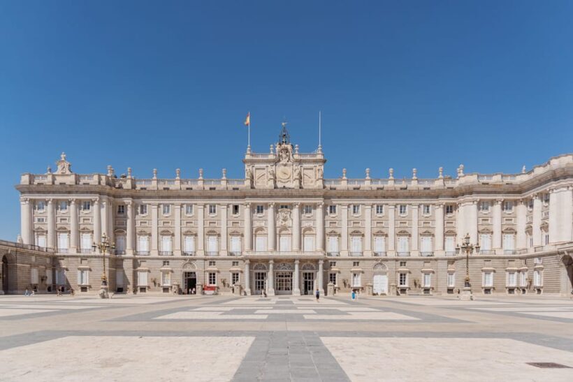 Madrid: Royal Palace VIP Tour with Skip-the-Line Ticket - The Experience from a Traveler’s Perspective