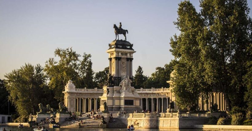 Madrid: Secrets of Retiro Park 2-Hour Walking Tour - Key Points