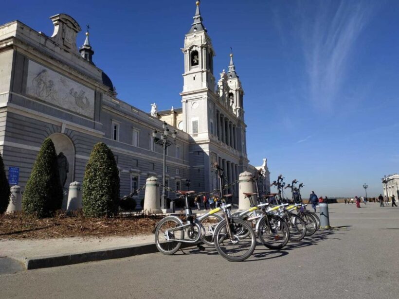 Madrid: Sunset and Night Lights Bike Tour - The Experience: What to Expect on the Tour