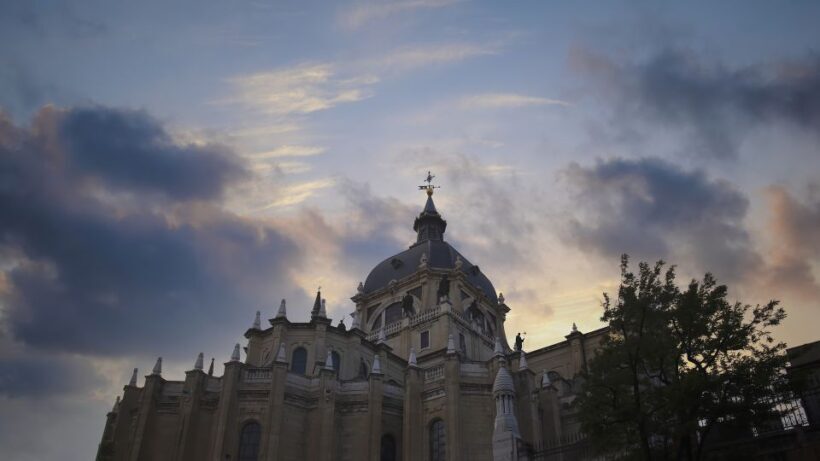 Madrid: Sunset Walking Tour with Optional Flamenco Show - FAQ