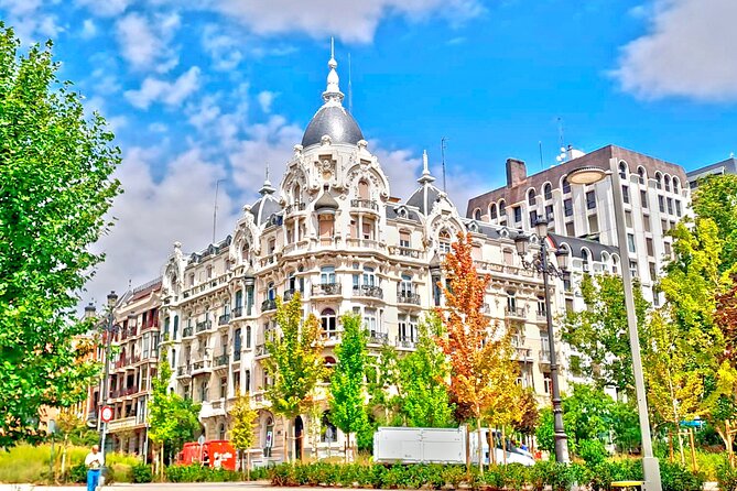 Madrid: VIP Royal Palace & Cathedral With Tickets & Hotel Pickup - Tapas Tasting and Drinks