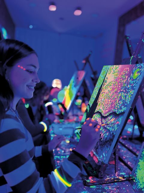 Madrid: Wine Gogh Glow Academy Paint and Sip Classes - Authentic Traveler Insights