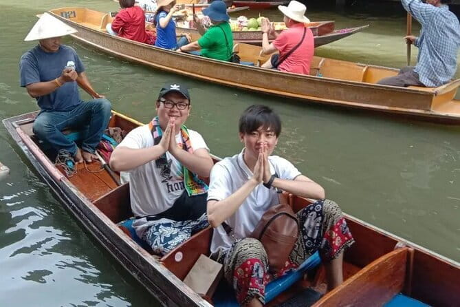 Maeklong Railway and Damnoen Saduak Floating Market Tour - What We Loved