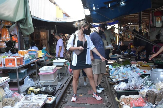 Maeklong Railway and Floating Markets with Great Pagoda Temple - What Sets This Tour Apart?