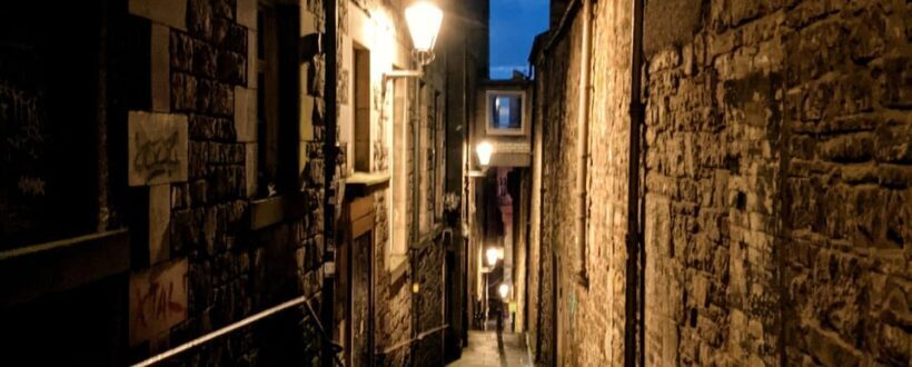 Magic and Legends in Edinburgh: walking tour in French - Key Points