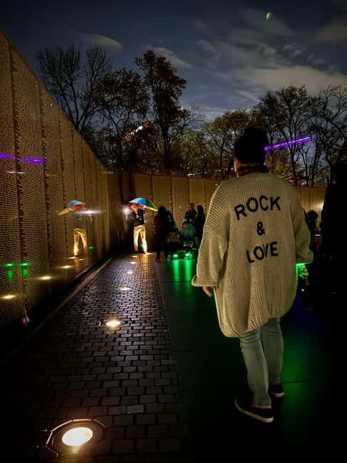 Magic LED Monuments Night Tour- Free snacks, LED Bracelets - The Sum Up