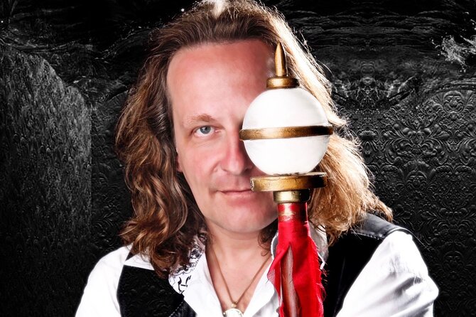 Magic Up Close Early Show at Las Vegas Magic Theater - Unique Features of the Magic Show