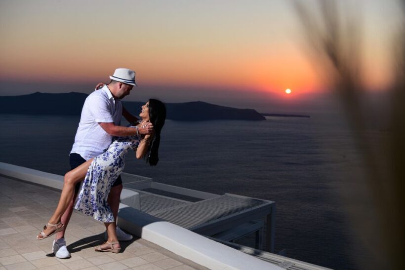 Magical Proposal Photoshoot in Santorini - What to Expect from the Proposal Photoshoot