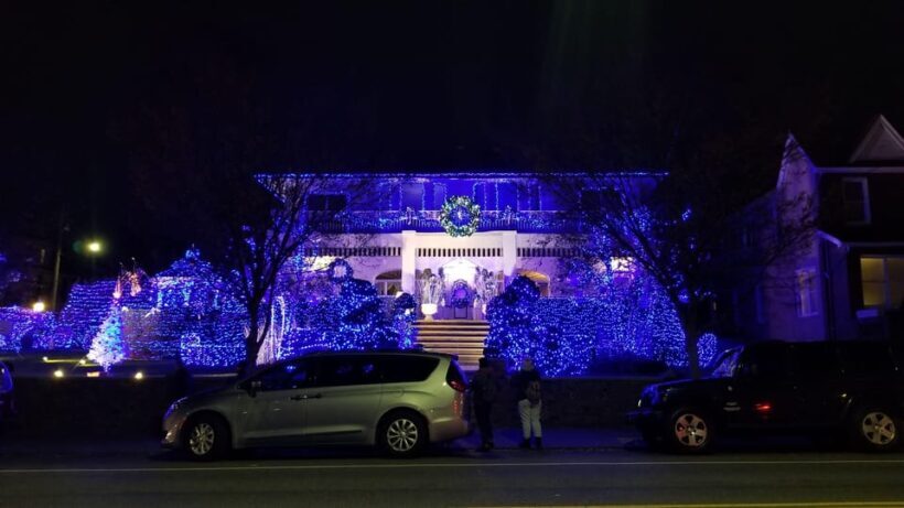 Magnificent Christmas Lights Tour of Dyker Heights Brooklyn - The Sum Up