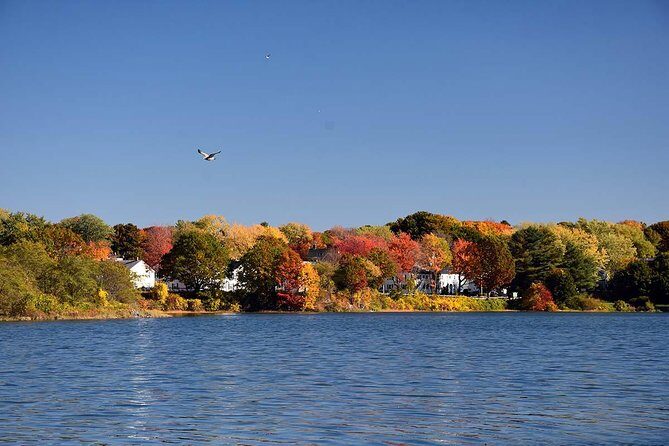 Maine Fall Foliage Private Lobster Boat Cruise with Local Drinks - FAQs