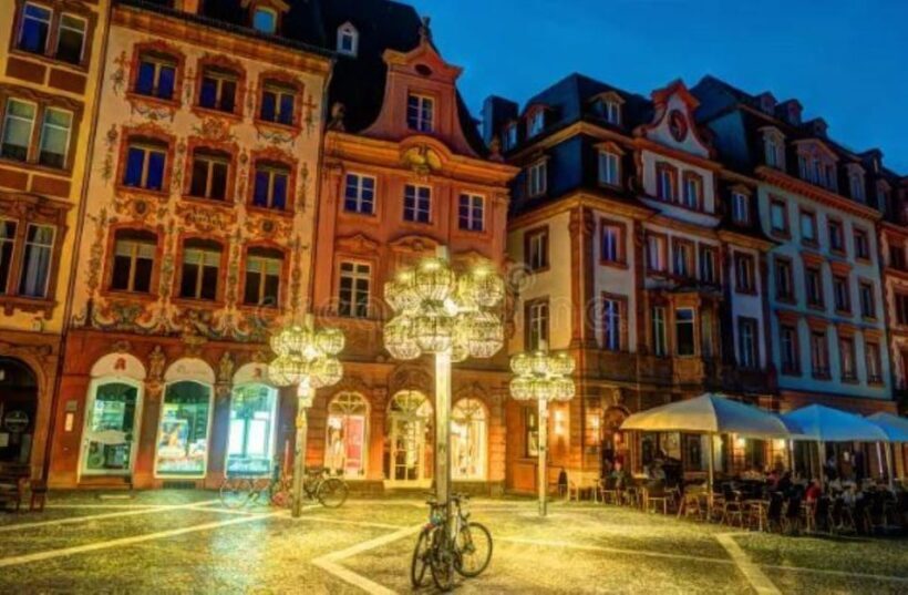 Mainz: guided evening tour of the Rhine embankment/old town in German and English - Exploring Mainz by Night: A Guided Evening Tour of the Rhine Embankment and Old Town