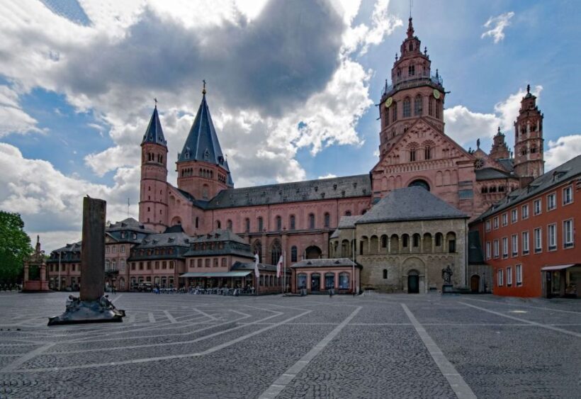 Mainz: Private Walking Tour With Professional Guide - Why This Tour Is Valuable