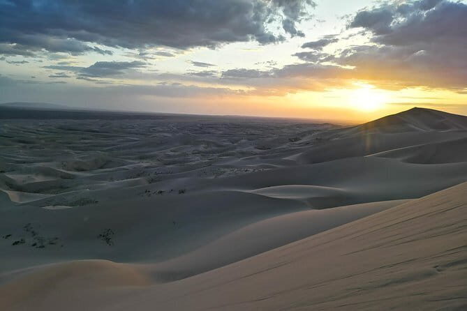 Majestic Gobi Desert with overnight in Terelj NP (incl. Chinggis Khan Statue) - The Sum Up