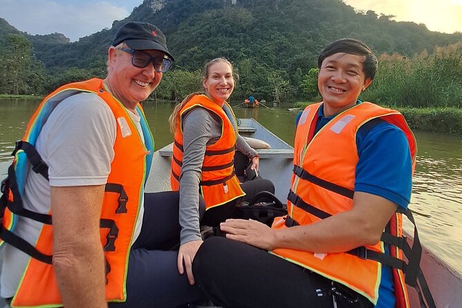 Majestic Ninh Binh Discovery: Mua Cave & Tam Coc private tour - Exploring the Itinerary: A Deep Dive