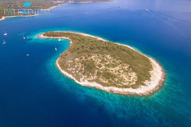 Makarska: 3 Island Speedboat Tour with Little Blue Cave & Lagoon - Key Points