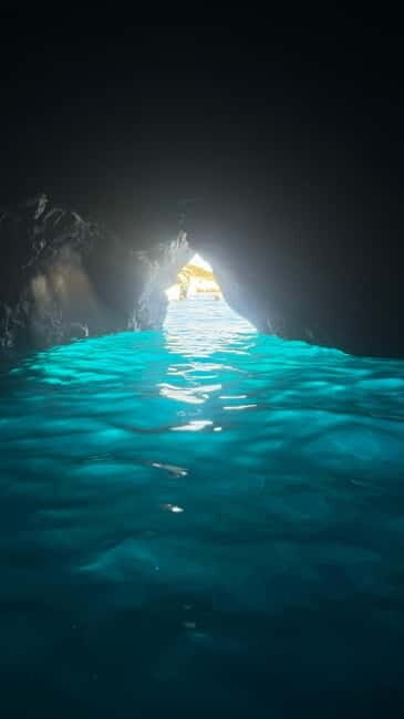 Makarska: Private halfday boat tour ,Hvar,small blue Cave - The Experience in Detail