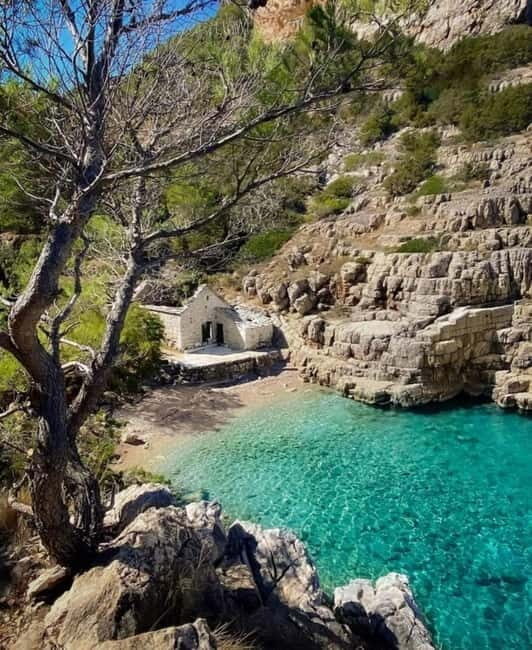 Makarska: Private halfday boat tour ,Hvar,small blue Cave - Considering the Cost and Value