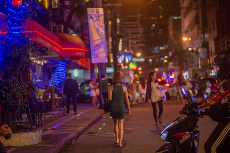 Makati: Cocktail Bars, Rooftop and Speakeasy Bars - FAQ