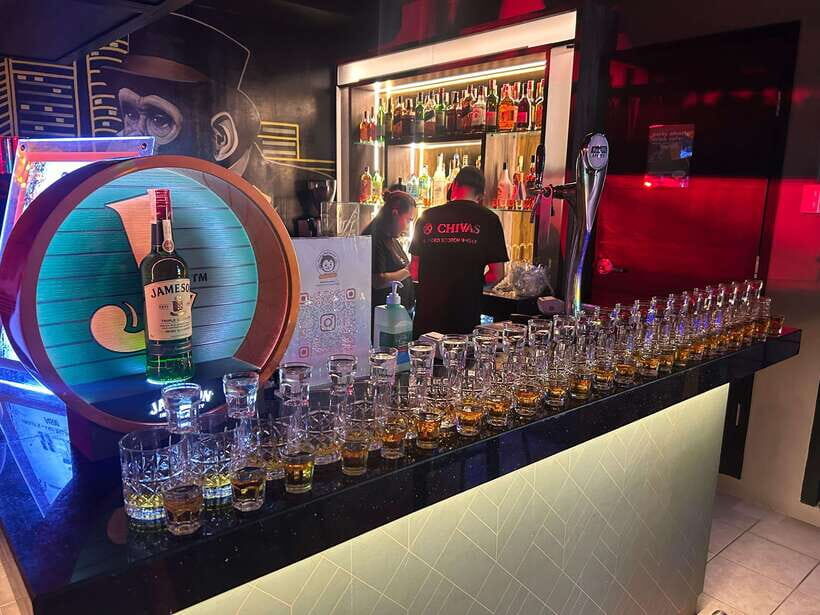 Makati Pub Crawl with Optional City Tour - The Value of the Experience