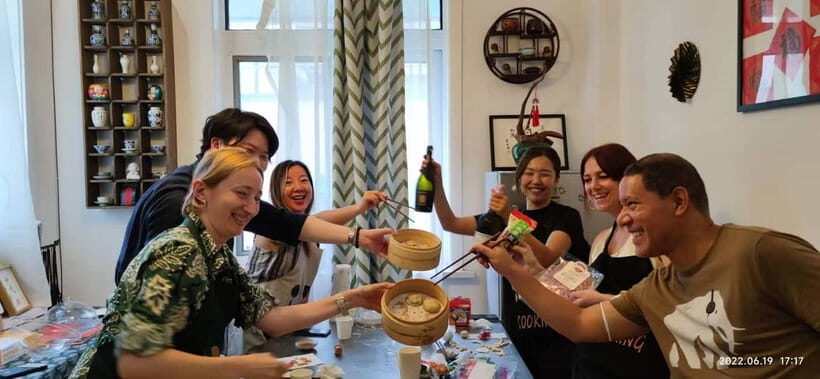 Make Soup Dumpling: Vegan or Pork in Shanghai Shikumen - Perfecting the "18-Fold" Technique