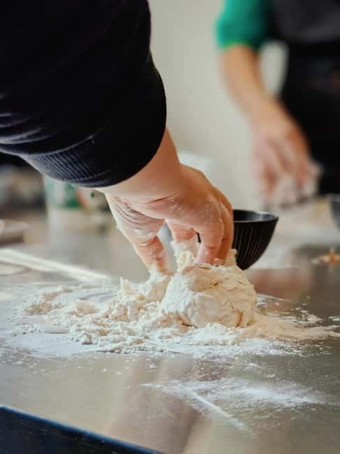Make Soup Dumpling: Vegan or Pork in Shanghai Shikumen - Steaming and Tasting