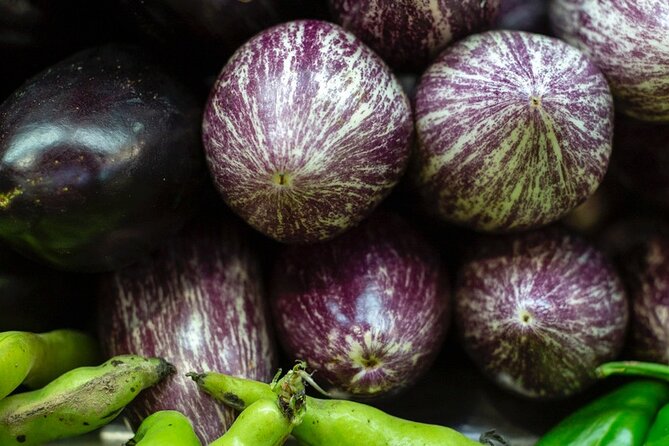 Make Valencian Pizza in Ruzafa - Selecting the Toppings