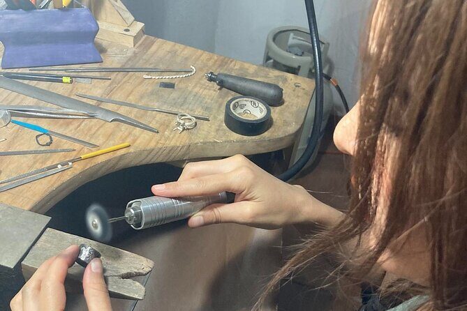 Make your own silver ring in a private jewelry workshop - Why This Experience Works