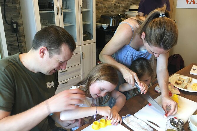 Making a Bento Box With Cute Character Look in Japan - Meeting Information