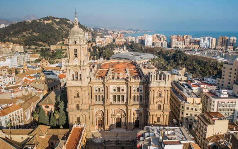 Málaga: Alcazaba and Historical City Center Private tour - Key Points