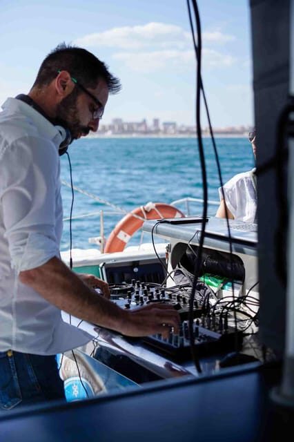 Malaga: Catamaran Sailing Cruise with Swimming & Optional DJ - FAQ