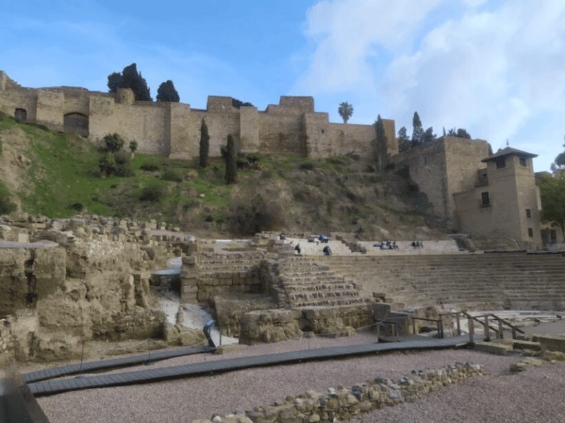 Malaga: Citadel and Roman theater Guided tour with tickets - Key Points