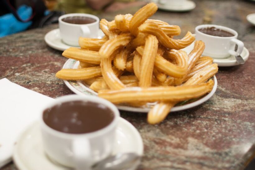 Malaga: City Center Walking Tour with Tapas Food Tastings - Tasting Malaga: Food as a Cultural Window