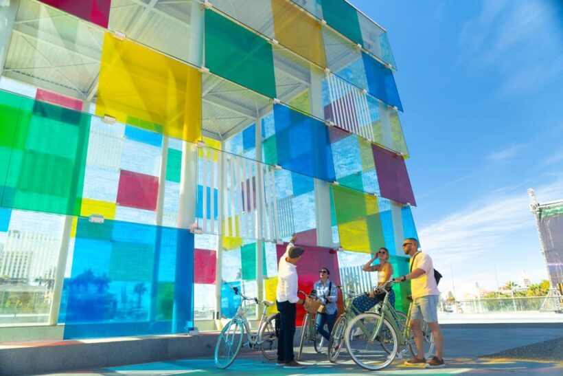 Málaga: City Highlights Guided Vintage Bike Tour - Key Points