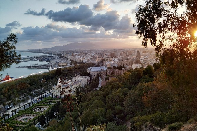 Malaga Highlights, Old Town & Viewpoints Walking Tour - Catching the Sunset at the Best Viewpoint