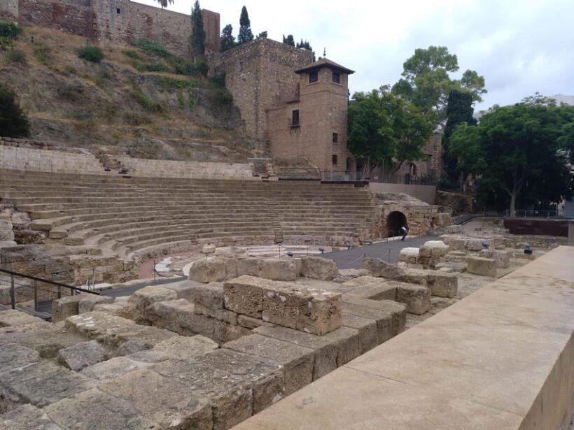 Malaga: long highlights tour with skip-line-tickets - Key Points