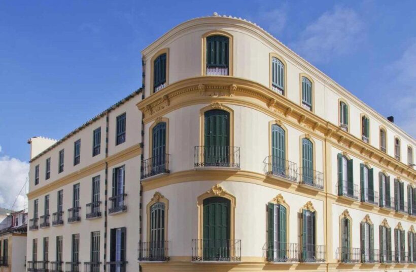 Málaga: Picasso Birthplace Museum Ticket & City Audio Guide - Navigating the Museum
