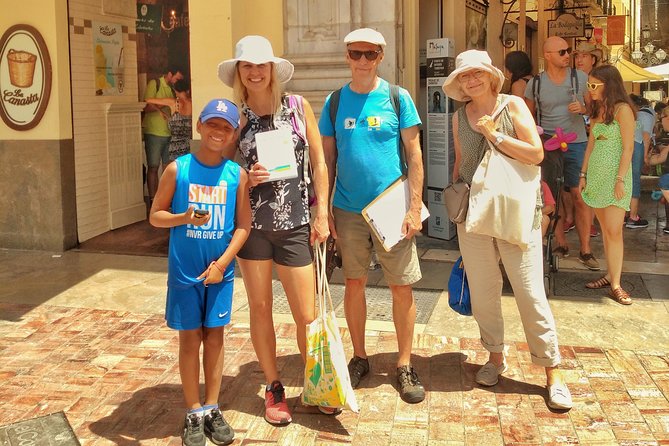 Málaga: Private Sightseeing Treasure Hunt - A Family-Friendly Activity for All Ages