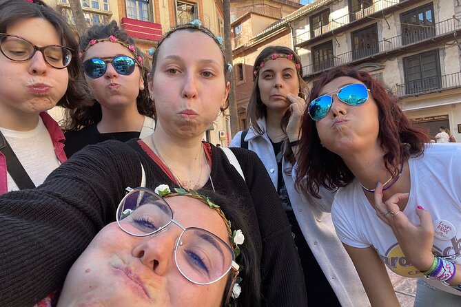 Malaga Scavenger Hunt and Sights Self-Guided Tour - Meeting Point and Tour Duration